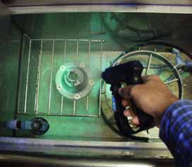 Nondestructive Evaluation Techniques : Penetrant